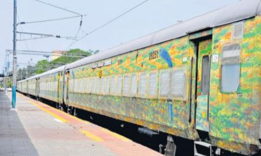 కాజీపేట జంక్షన్ లో ప్రత్యేక క్వారంటైన్ రైలు | Special Quarantine Train ...