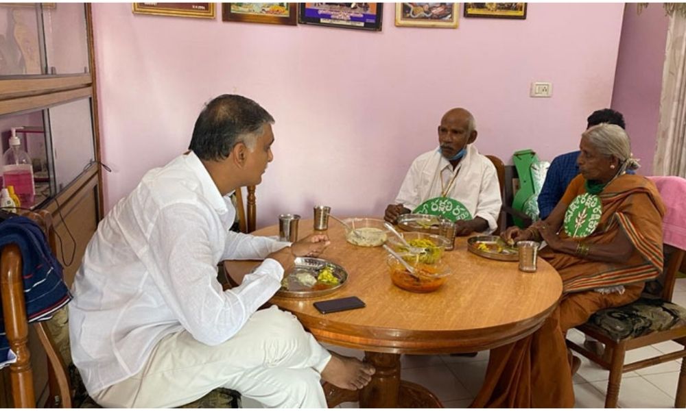 Minister Harish Rao with Vanajeevi Ramaiah : వనజీవి రామయ్యతో ...