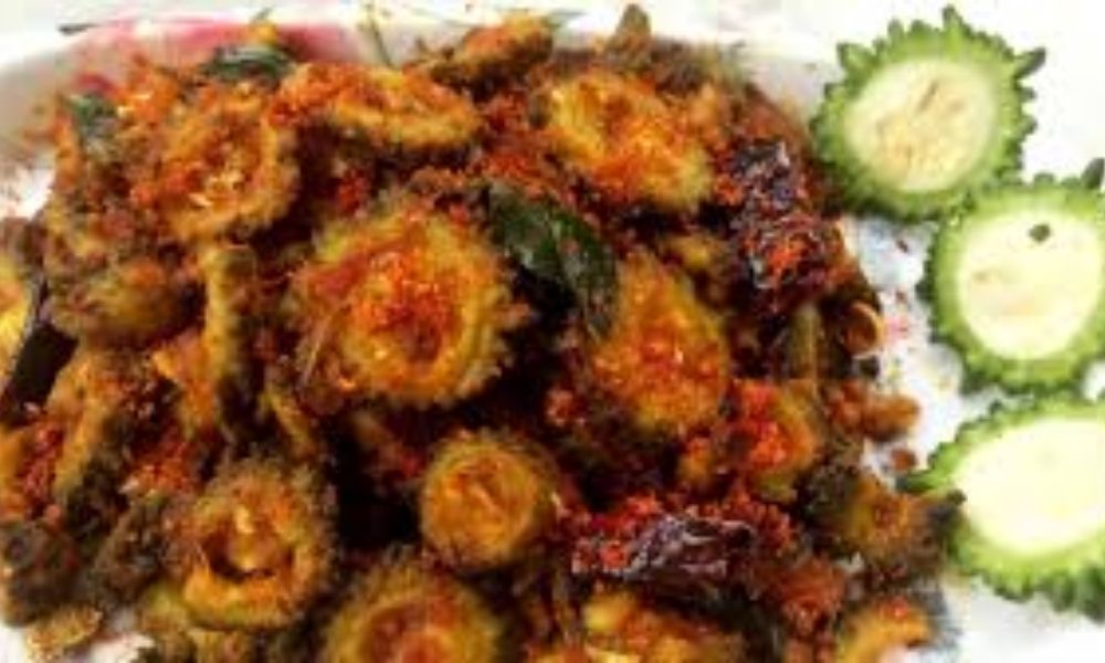 Bitter guard garlic fry: కాకరకాయ వెల్లుల్లి వేపుడు ఇలా చేసి చూడండి ...