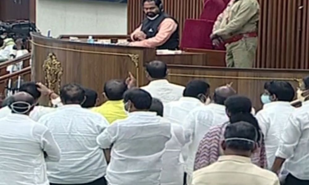 హాట్‌హాట్‌గా ఏపీ అసెంబ్లీ : మూడోరోజు టీడీపీ సభ్యుల సస్పెన్షన్ | TDP MLAs suspended from Andhra ...