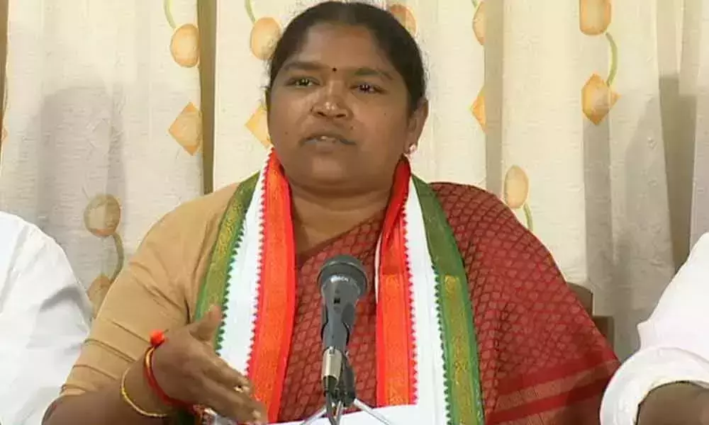 Seethakka: 14 నెలల పోరాటంలో చివరకు రైతులే గెలిచారు | Seethakka Says ...