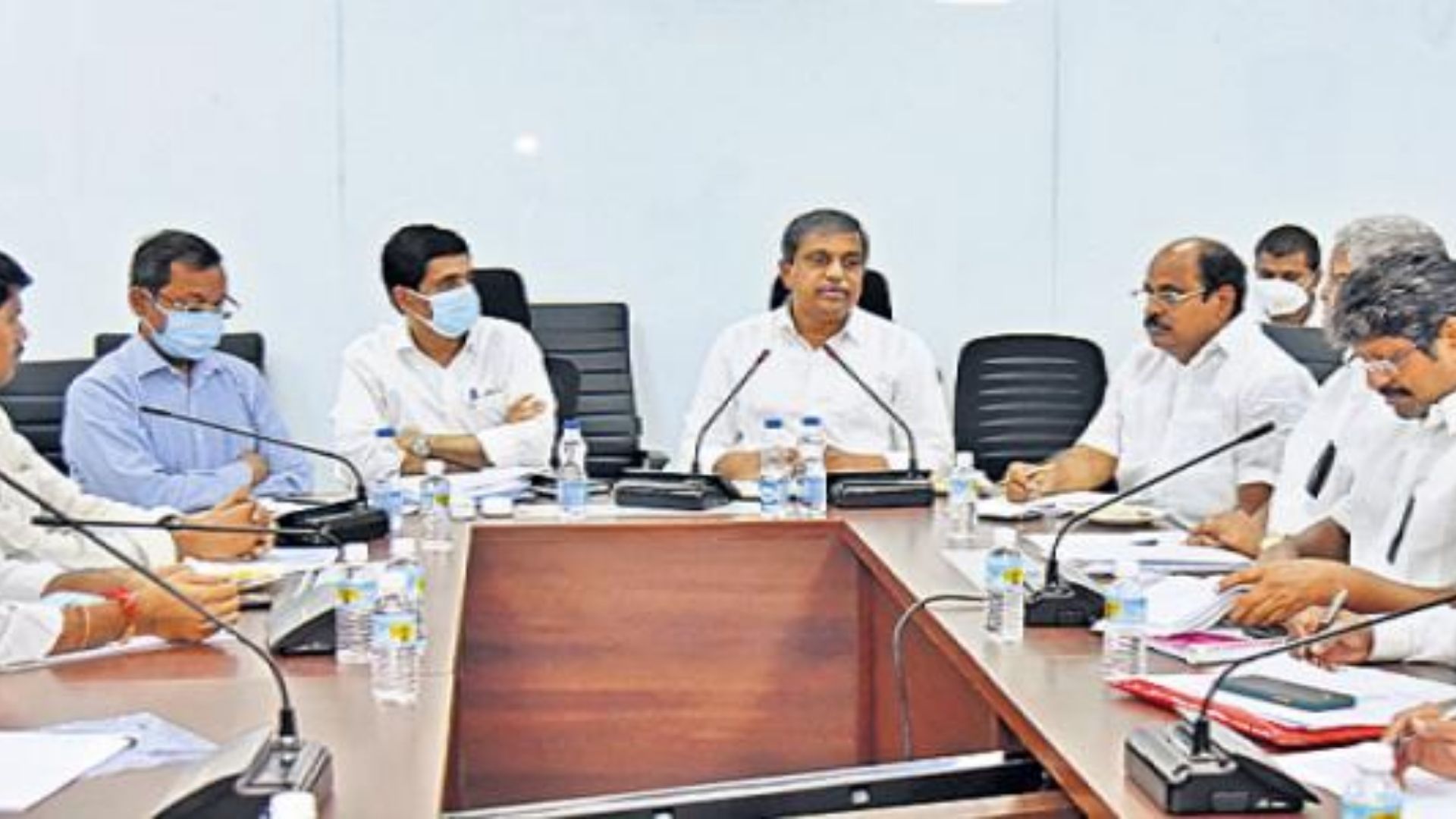 సీఎంతో ముగిసిన బుగ్గన, సజ్జల, సీఎస్ సమావేశం | YCP Advisor Sajjala Ramakrishna Reddy Completed ...