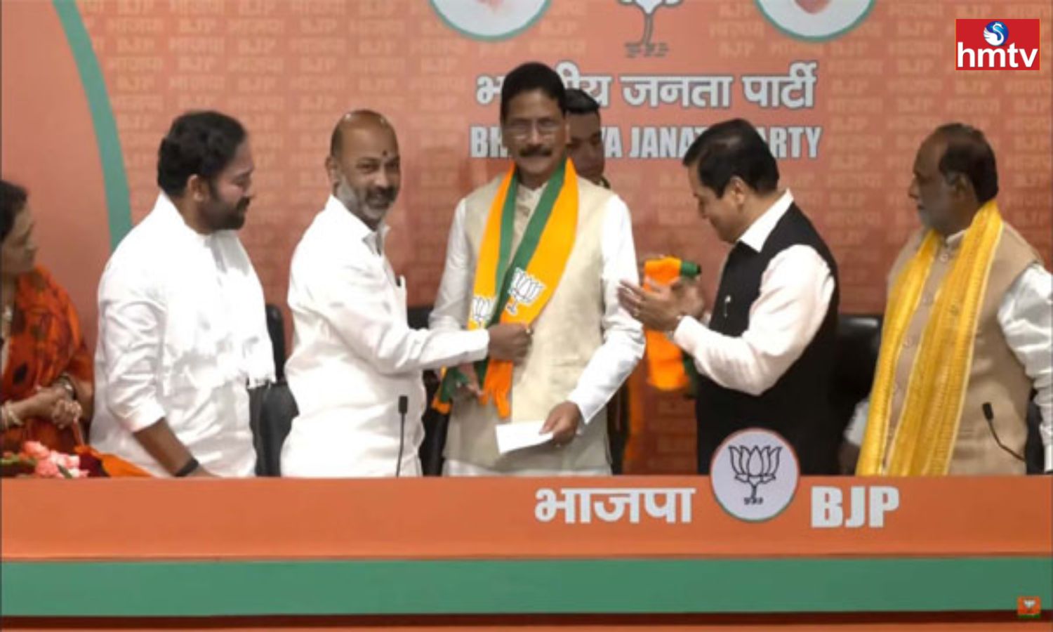 Marri Shashidhar Reddy: కాషాయం కండువా కప్పుకున్న మర్రి శశిధర్ రెడ్డి ...