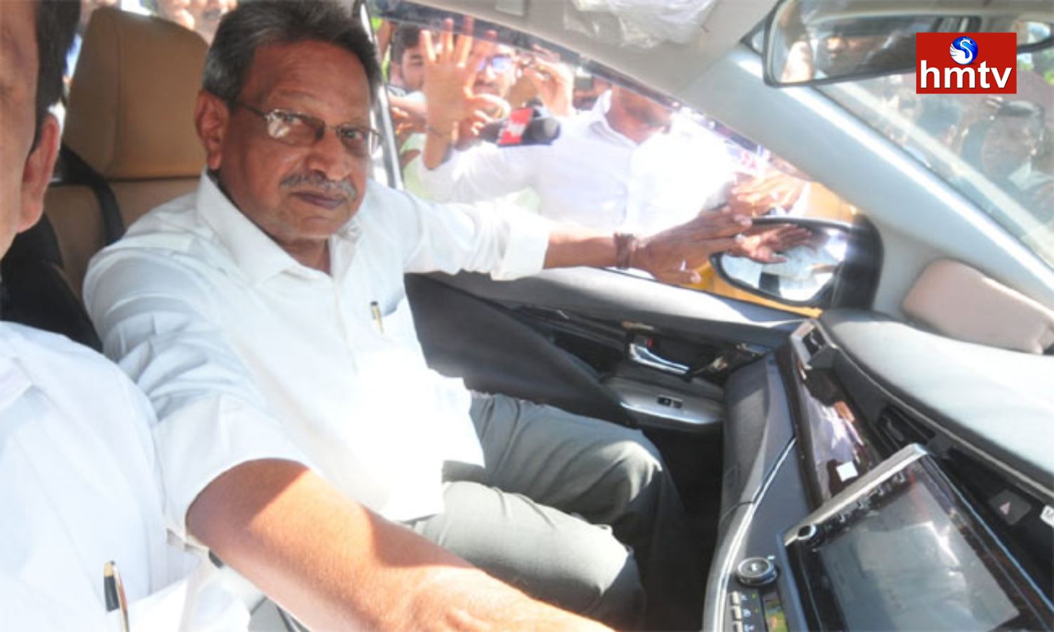 YS Bhaskar Reddy: సీబీఐ అధికారులు లేకపోవడంతో వెళ్లిపోయిన భాస్కర్‌రెడ్డి | YS Bhaskar Reddy Left ...