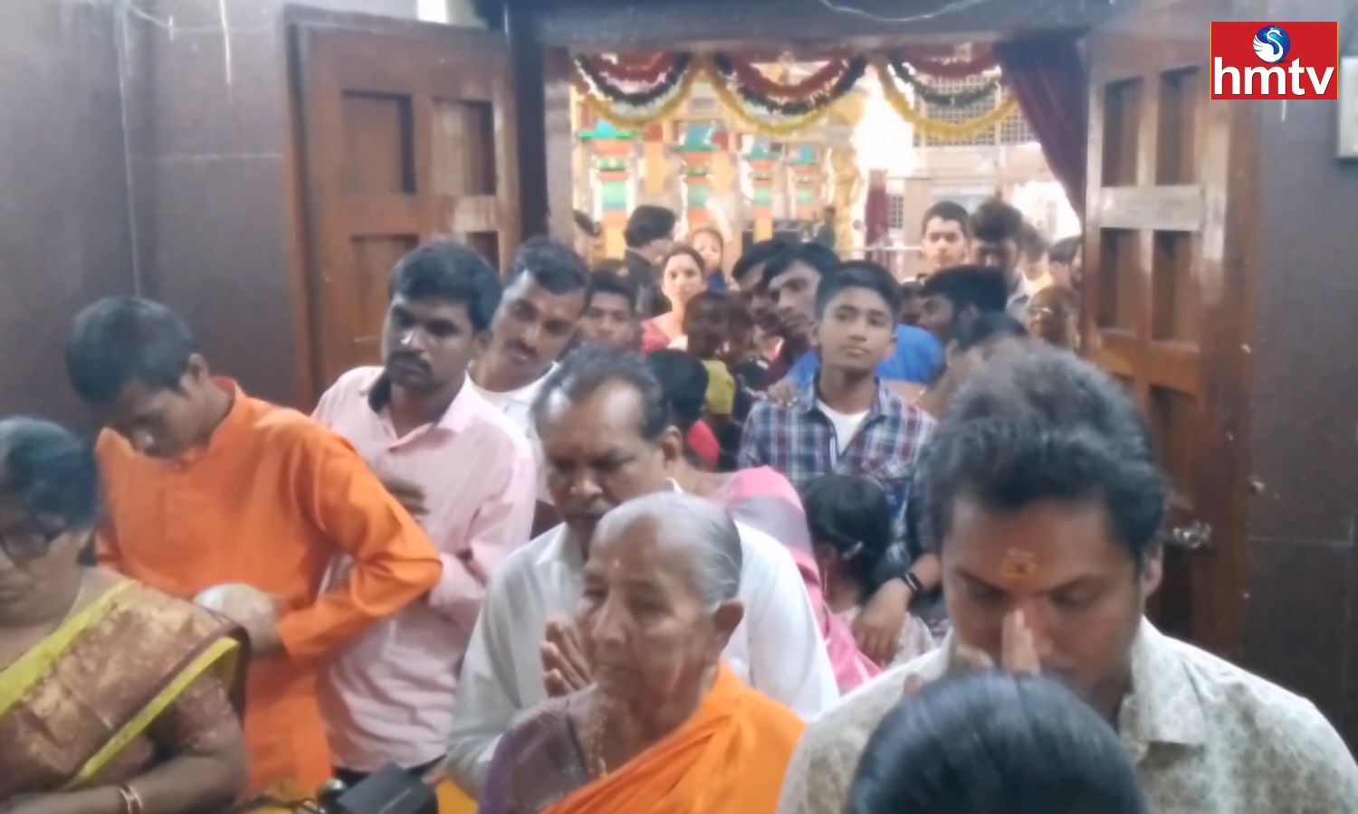 Basara Temple: బాసర శ్రీ జ్ఞాన సరస్వతి అమ్మవారి ఆలయంలో భక్తుల రద్దీ ...