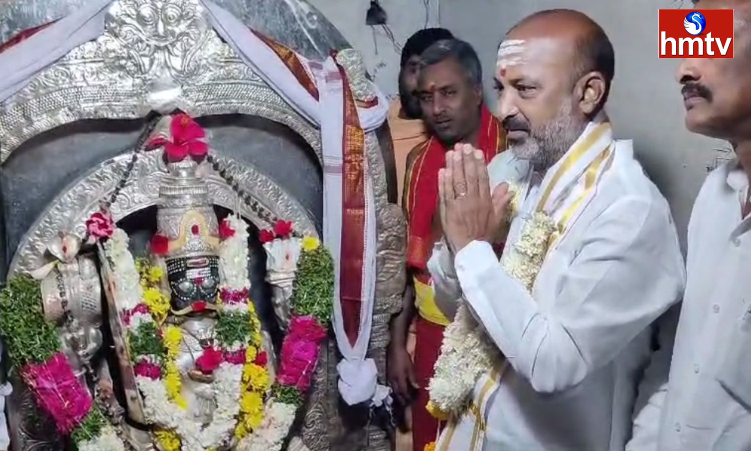 Bandi Sanjay: కొత్తకొండ వీరభద్రస్వామి ఆలయంలో బండి సంజయ్ ప్రత్యేక పూజలు ...