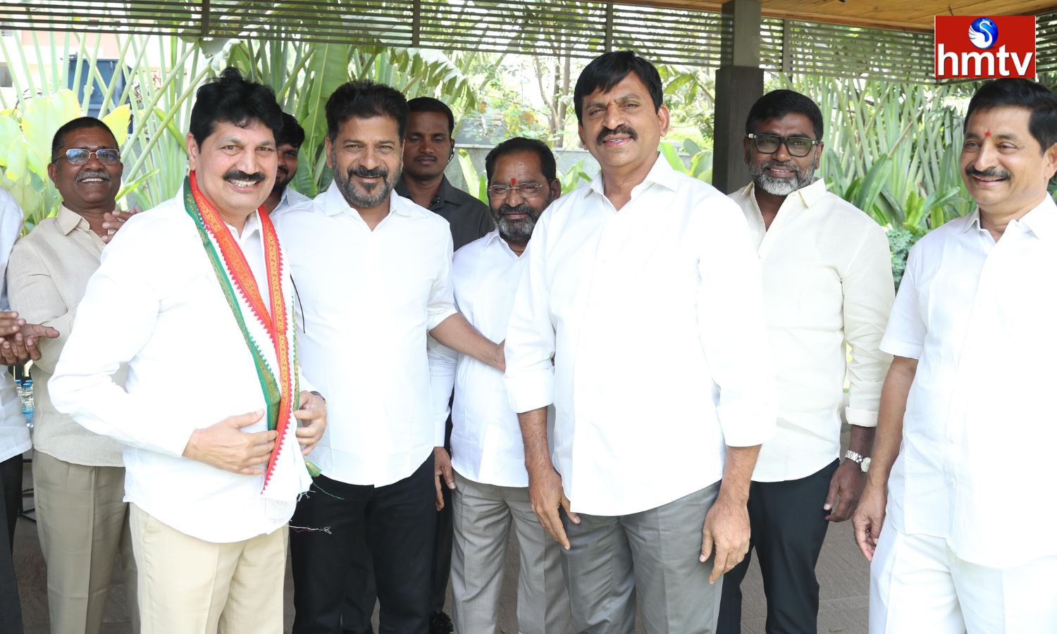 కాంగ్రెస్ పార్టీలో చేరిన భద్రాచలం ఎమ్మెల్యే తెల్లం వెంకట రావు ...