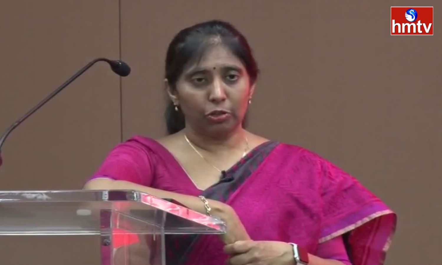 Sunitha Reddy: ఎంపీ అవినాష్ రెడ్డి ఫోన్లు సీబీఐకి అప్పగించాలి | Sunitha ...